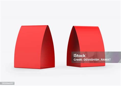 홍보 공백 테이블 텐트 모형 디자인 용도에 대한 빨간 테이블 카드 세트 모형 비즈니스 미팅 또는 레스토랑 메뉴삼각형 종이 카드 3d 일러스트 테이블 텐트에 대한 스톡 벡터