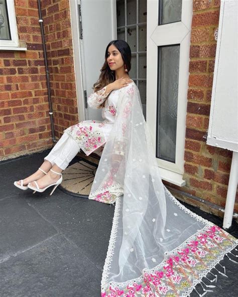 Love Her Feet R Desifootfetishvids
