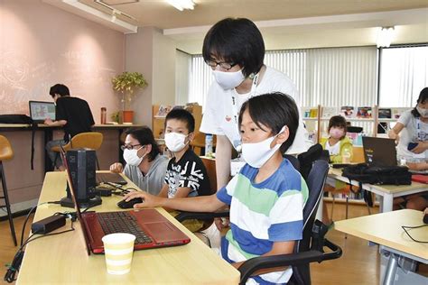 ポケモン動かすプログラミング コーダー道場光でワークショップ 子どもたち楽しく