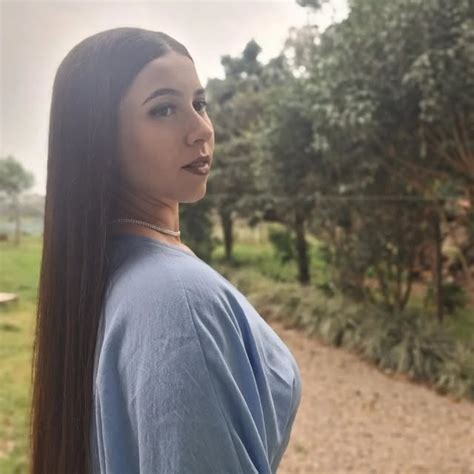 Laura Máximo Llauramaximo • Threads Say More