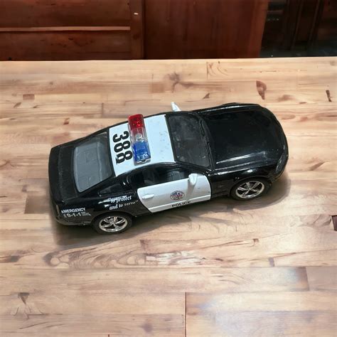 Kinsmart 2006 Ford Mustang Gt Police Car 138 Diecast Model Toy Cop Car