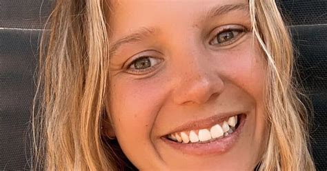 Instagram Influencer Flashes Bum In Epic Fail While Trying To Take