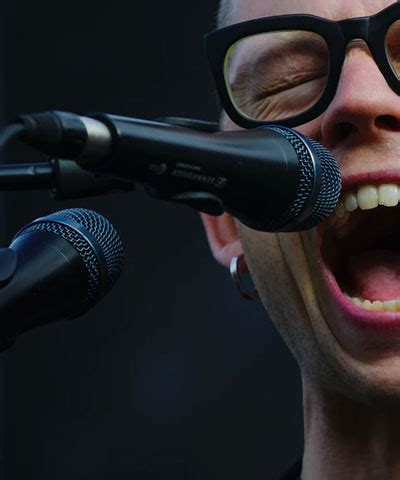 Grid Layout With Motion Hover Effect Codrops