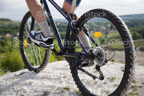 산악 자전거입니다 스포츠 그리고 건강 한 생활입니다 익 스 트림 스포츠입니다 산악 자전거 그리고 남자입니다 라이프 스타일 야외 극단적인 스포츠 건강한 생활방식에 대한 스톡