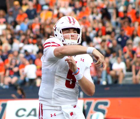 Ranking The Big Tens Best Quarterbacks Of 2022 Stay Alive In Power 5