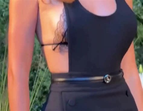Kendall Jenner Leaked Braless Clip Mp Elktube Com Celeb Videos Leaks Sex Tapes