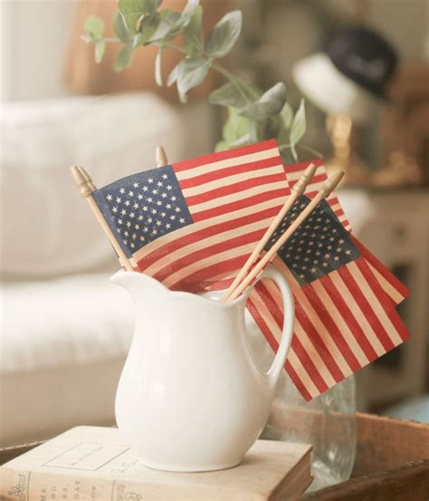 How To Tea Stain Small American Flags For A Vintage Look Diy Vintage