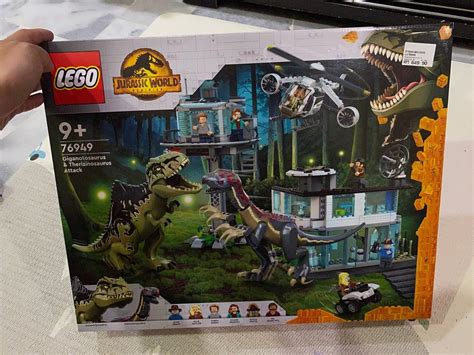 Lego 76949 Giganotosaurus and Therizinosaurus Attack Jurassic World ...