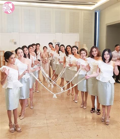 7 สียอดนิยม ชุดไปงานแต่งตอนเช้า Rent Sheep ร้านเช่าชุดราตรี ชุดเพื่อนเจ้าสาว