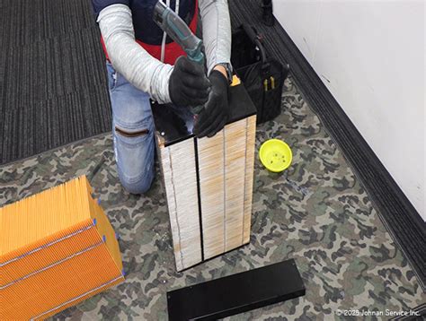 オフィスビル内における全熱交換器の加湿エレメント交換 ビルメンテナンスなら豊富な実績の城南サービス