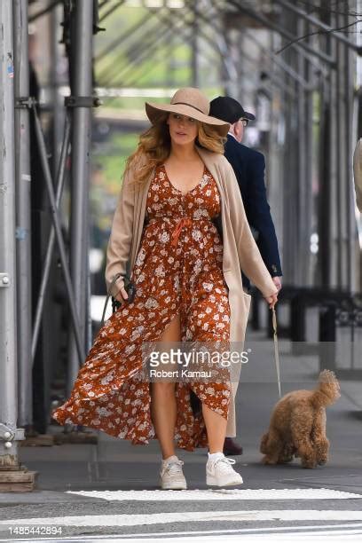 Blake Lively Hat Photos And Premium High Res Pictures Getty Images