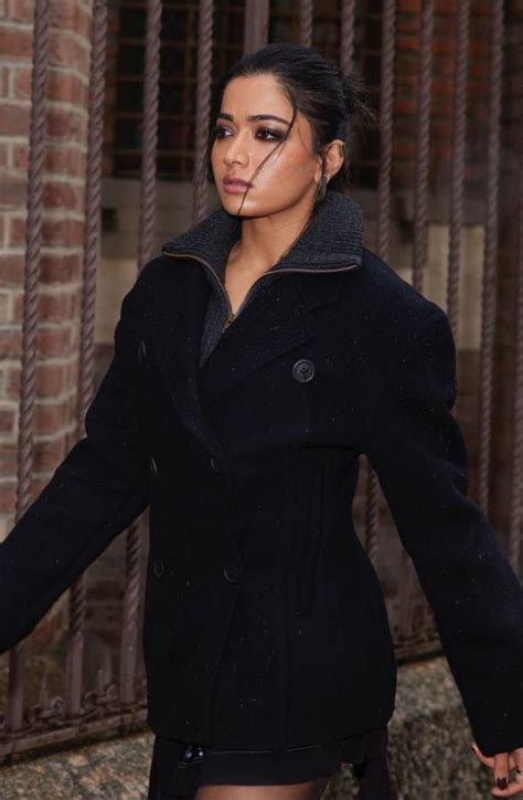 బలక కలర డరసల మడ బలక చసతనన నషనల కరష రషమక మదనన ఫటల Rashmika