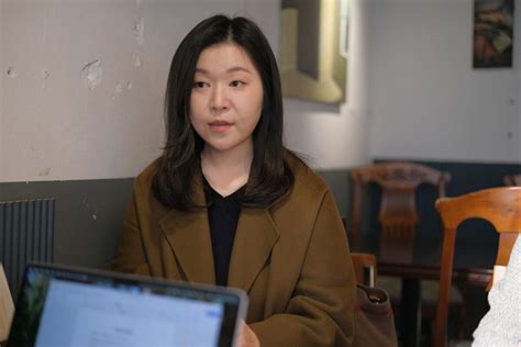 [커버 인터뷰] 디자이너가 생성형 Ai를 쓰는 이유… “좋은 디자인에 집중할 수 있게 해주니까” Digital Insight 디지털 인사이트