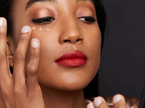 How To Keep Makeup From Creasing Around Eyes Saubhaya Makeup