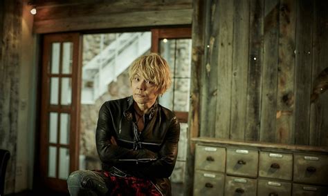 10 Karakter Bertopeng Paling Ikonis Di Anime Gwigwi