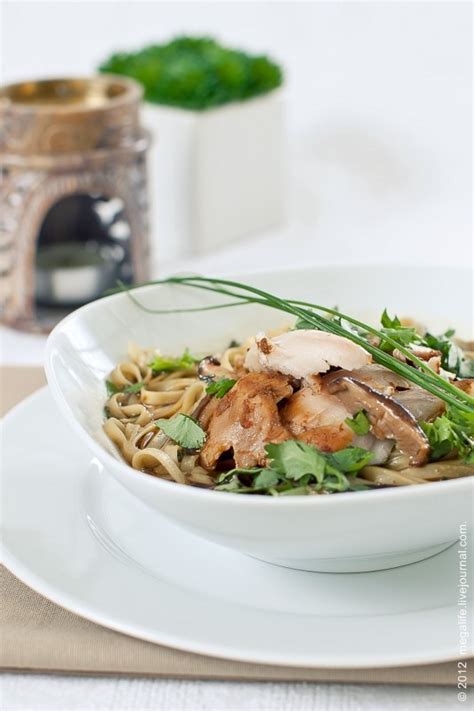Острая лапша с курицей и шиитаке: world_cuisine — LiveJournal
