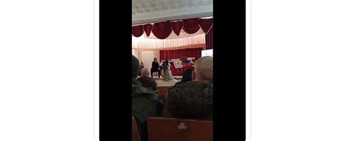 Руска актриса загина при ракетен удар докато пее в зала по повод