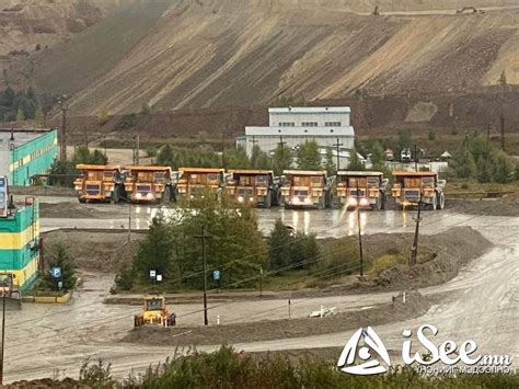 ШУУРХАЙ Эрдэнэт үйлдвэр ТӨҮГ ийн ажил хаясан ажилчид удирдлагуудтайгаа яг одоо уулзаж