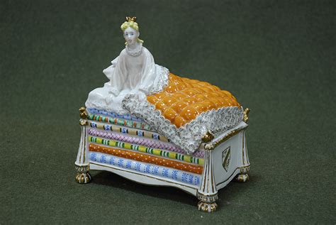 AntiqForum - Russian Porcelain - Dulevo Porcelain Figures