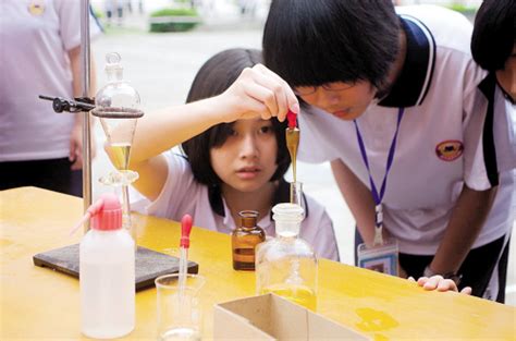 化学实验中 实验服装 实验吧 第14页 大山谷图库