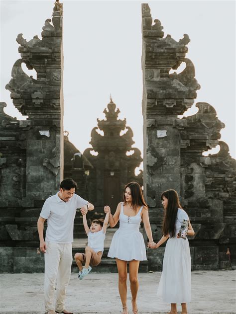 Ari Бүх зүйл эхэлж хэзээ ч дуусдаггүй цорын ганц газар бол гэр бүл билээ 🤍 Facebook