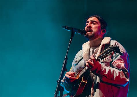 Noah Kahan Brings Stick Season To Boston Gallery Stage Right Secrets
