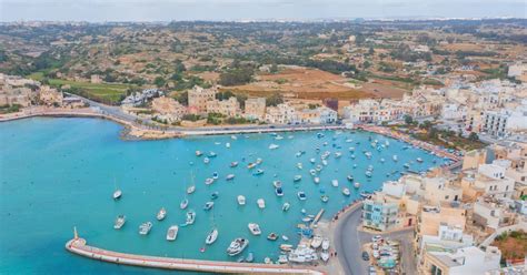 위에서 바라본 풍경 보트가 있는 만의 멋진 공중 전망 사진 Unsplash의 지중해 이미지