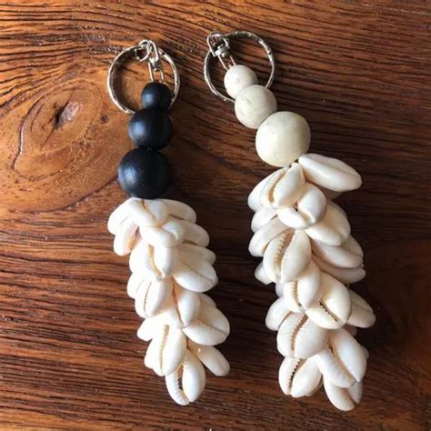 White Codi Cowrie Shell Keychain Size 4inch At ₹ 399 In New Delhi Id 20303467930