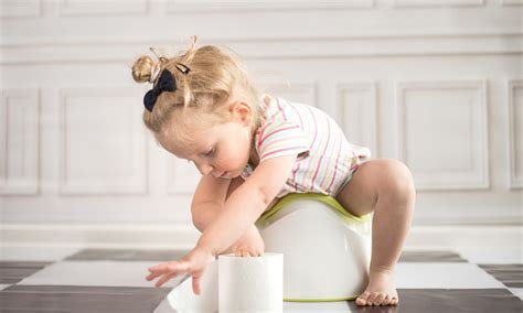 Dùng Thuốc Bơm Hậu Môn Trị Táo Bón Khi Nào Lưu ý