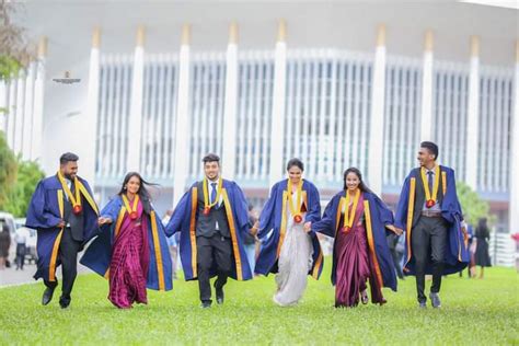 Best Graduation Cloaks Hatscrollspouchsgarlandshoods In Sri Lanka