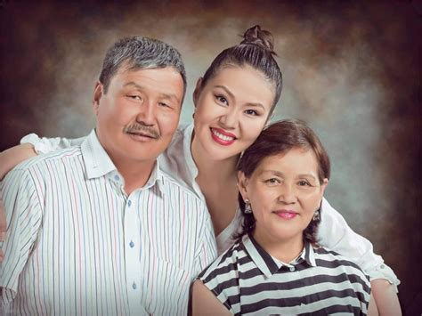 Аав ээжийн амин хайртай охин жүжигчин Н Цэнд Аюуш ТАС МН