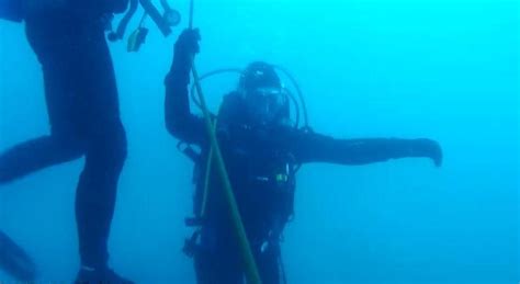 Гүүр барьж байсан ажилчид усанд урсчээ