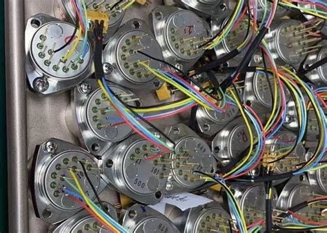Mounting Diameter 25mm Accelerometer Sensor For Industrial And