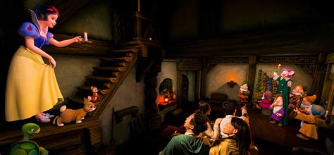 Snow White Turas Disneyland Snow White Officiële Trailer Disney