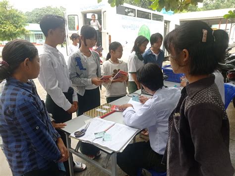 ပျဉ်းမနားမြို့နယ်၌ ရွေ့လျားစာကြည့်တိုက်ယာဉ်ဖြင့် စာအုပ်၊ စာစောင်များ င