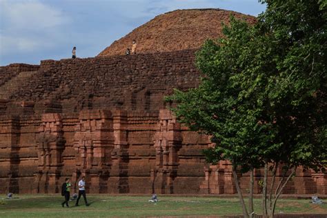 “เขาคลังนอก” นักท่องเที่ยวแห่ชม เมืองโบราณศรีเทพ