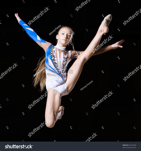 Niña De 12 Años Haciendo Gimnasia Foto De Stock 54677068 Shutterstock
