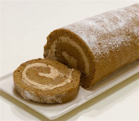 커피향이 가득한 모카 롤케이크