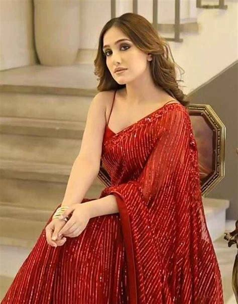 Aiza Awan Biography Age Husband Dramas And Net Worth Explore It Beyond