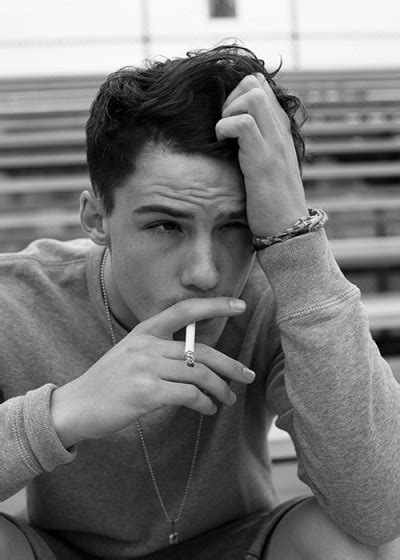 عکس قشنگ پسرانه برای Line تــــــــوپ تـــــــــاپ