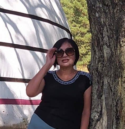 Хорин 🟠Ө Шижир Өнөөдөр 54 тэрбумаар нийслэл явган хүний чулуун хавтан сольж байна Гэтэл