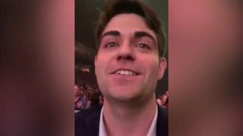 Michael Bublé Le Cedió El Micrófono A Un Fan En Pleno Concierto Y Quedó