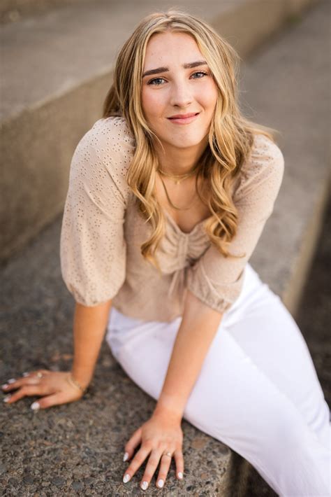 Cda Senior Photographer Kenedie Witherows Senior Photos — Looyenga