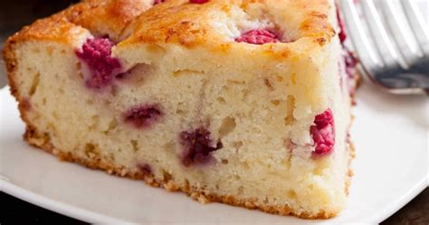 Easy Raspberry Cake Punchfork
