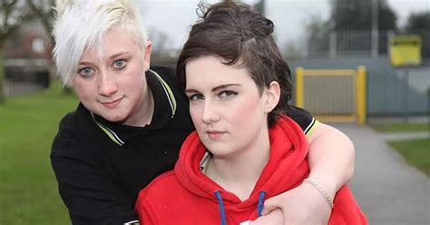 I Escaped The Teenage Girl Who Pretended To Be A Boy Mirror Online
