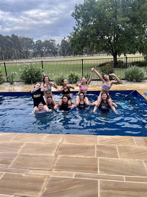 Swimming Pool Airtree Resort Yarrawonga