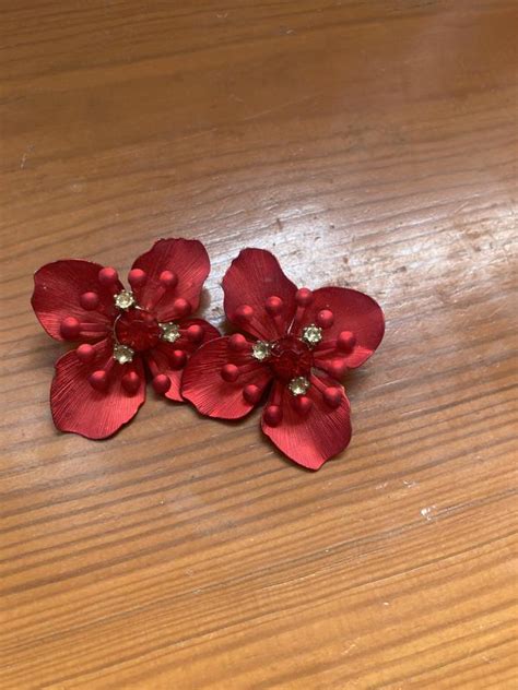 Сережки квіти — ціна 70 грн у каталозі Сережки Купити аксесуари за доступною ціною на Шафі