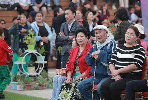 Гарааш байсан газарт тоглоомын талбай ногоон байгууламж байгуулав