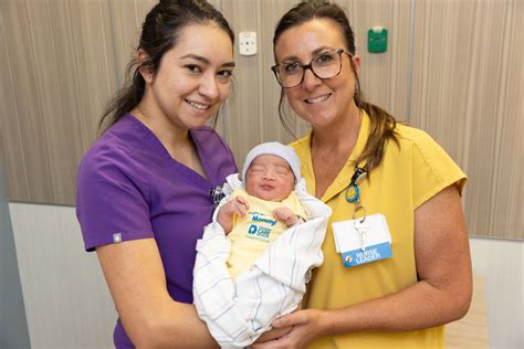 Desert Regional nurses help welcome new life on Mother’s Day - KESQ