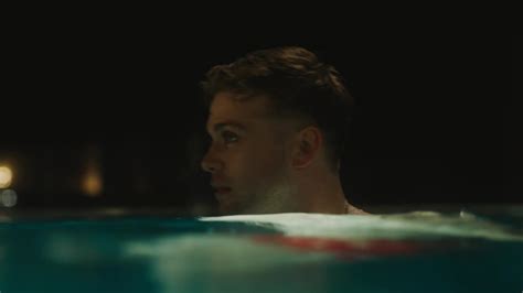 Auscaps Leo Woodall Shirtless In The White Lotus Bull Elephants